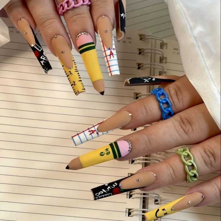 25 Back to School Nails 2025 for Students and Teachers - divagaze.com