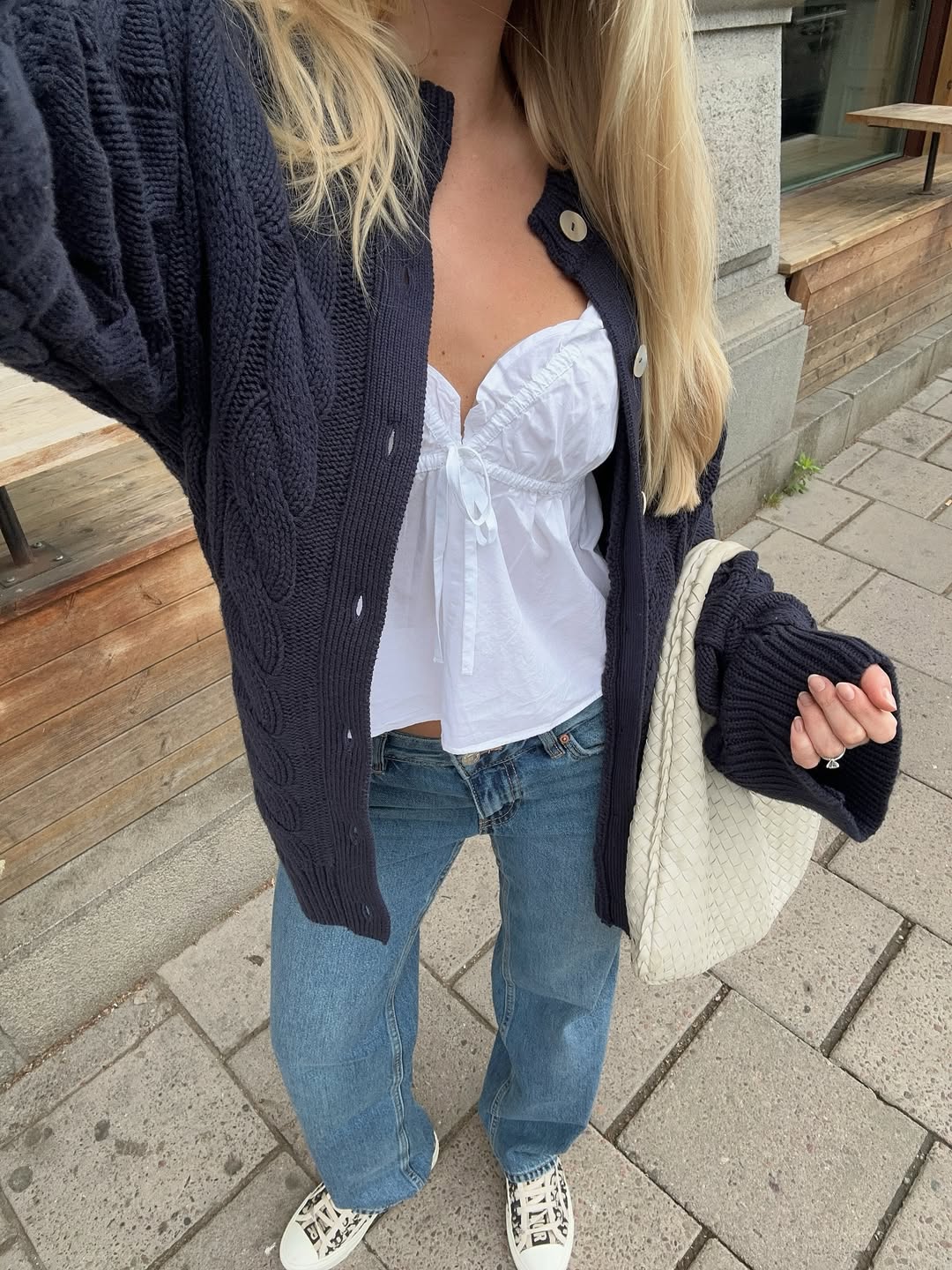 35 Cardigan Outfits 2025 for Women to Copy This Year - divagaze.com