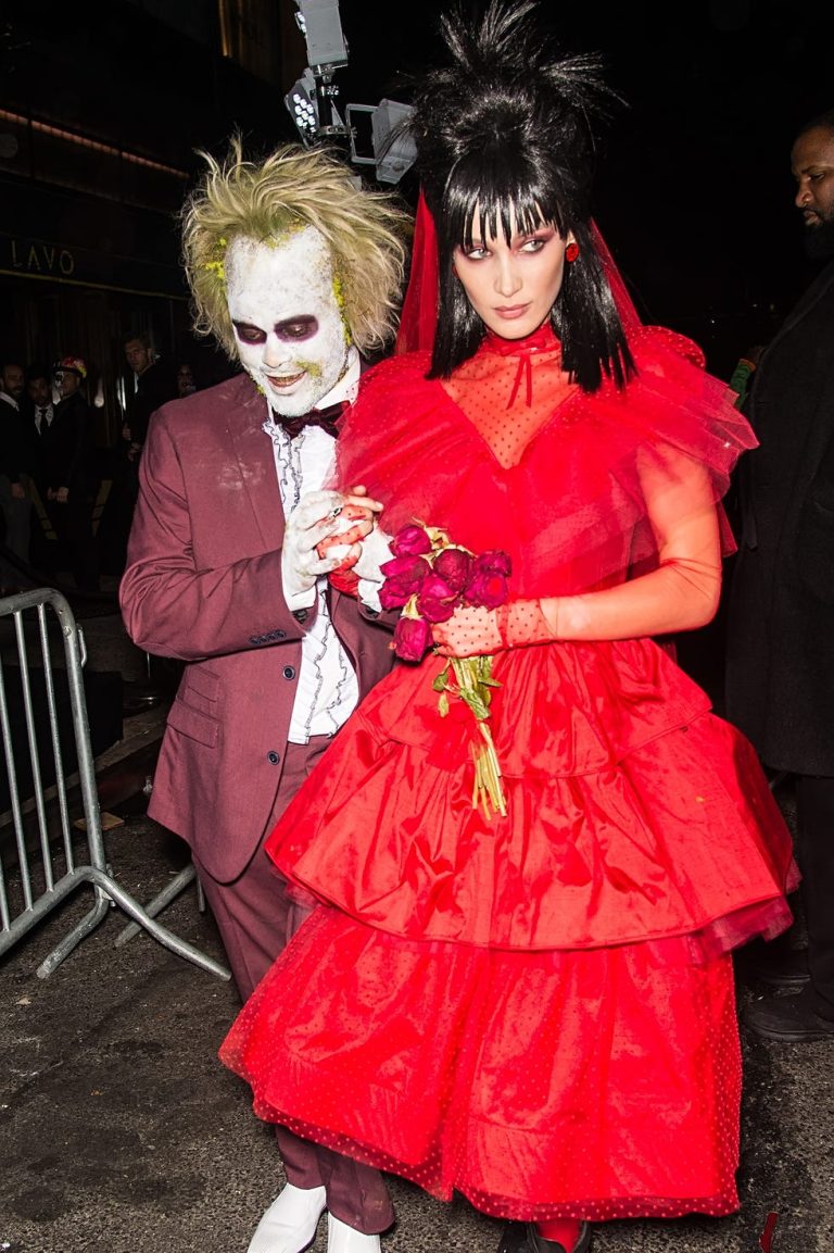 25 Halloween Outfits 2025 Ideas for Women to Dress to Impress ...