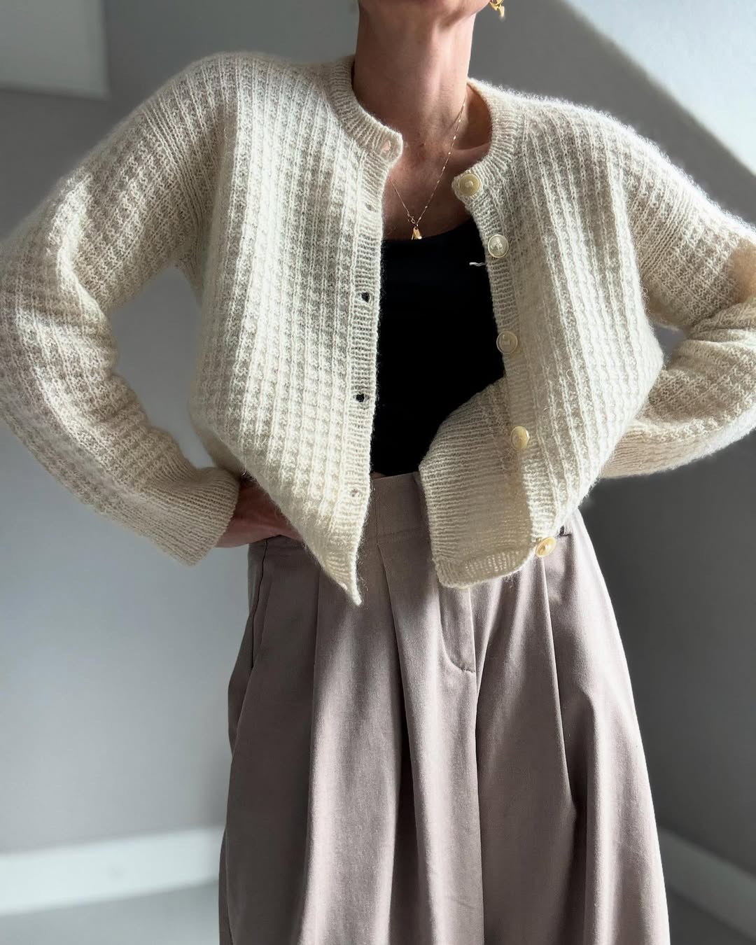 35 Cardigan Outfits 2025 for Women to Copy This Year - divagaze.com