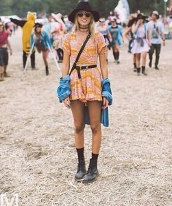 30 Fall Festival Outfit Ideas for Women - divagaze.com