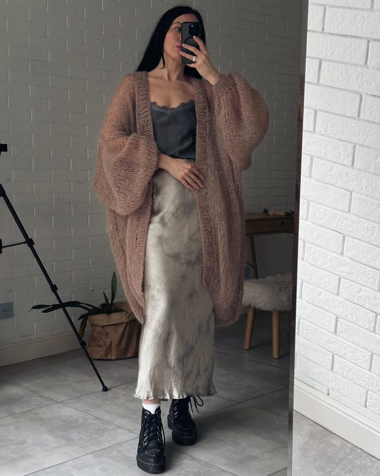 35 Cardigan Outfits 2025 for Women to Copy This Year - divagaze.com