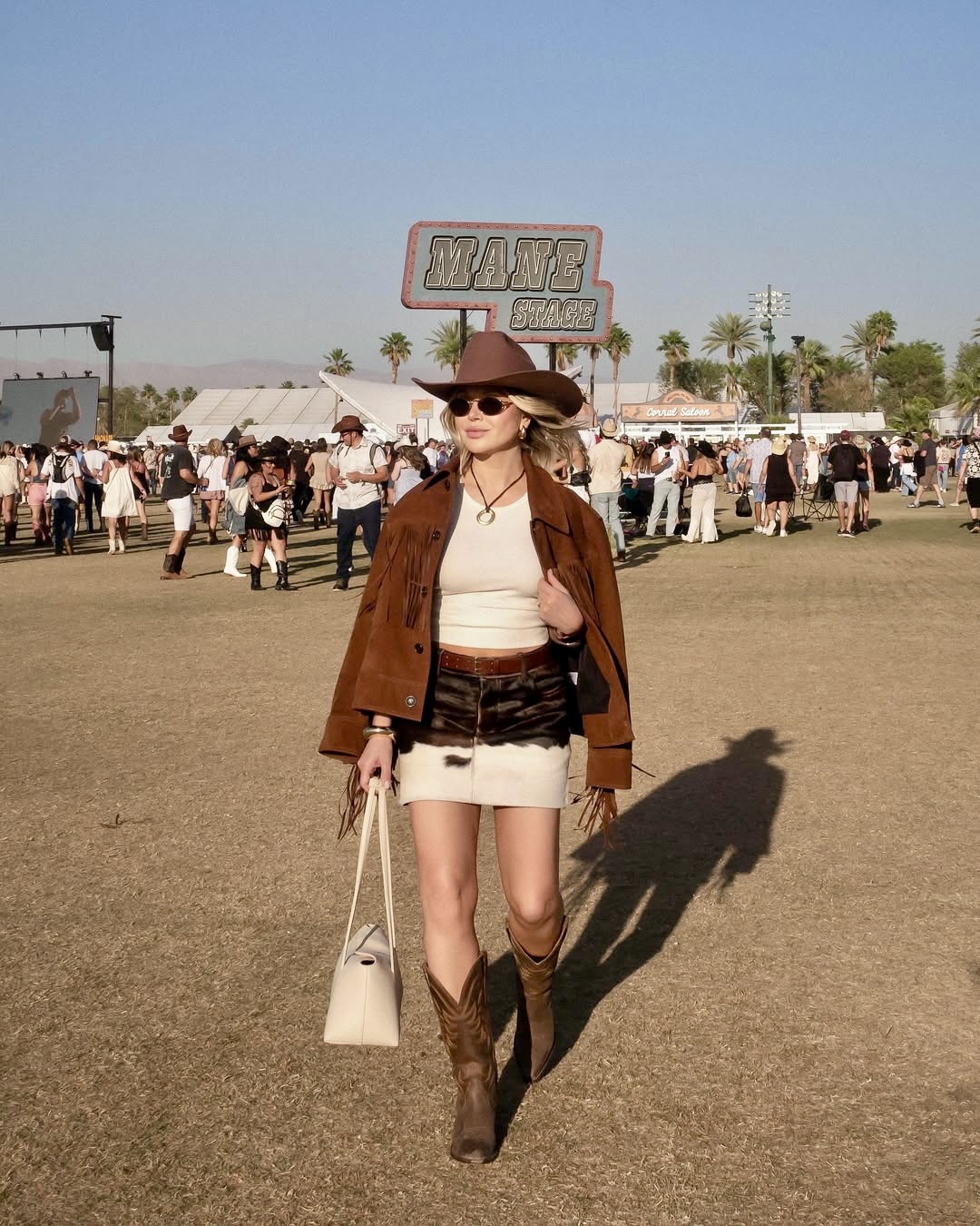 30 Fall Festival Outfit Ideas for Women - divagaze.com