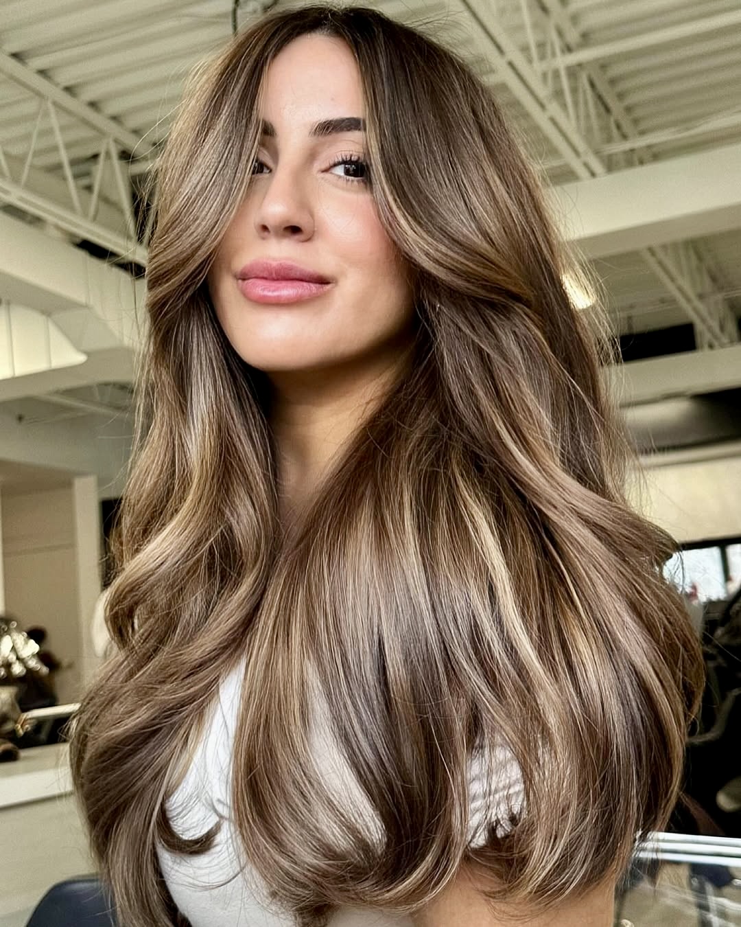 30 Brown Hair with Blonde Highlights Ideas for 2025 - divagaze.com