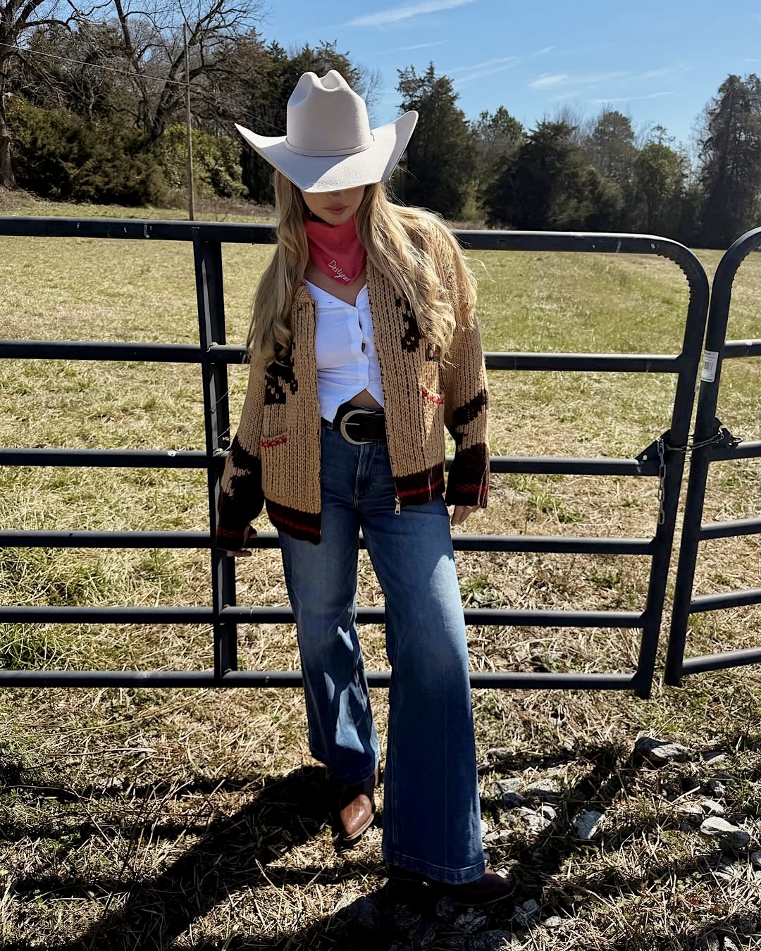 35 Western Fall Outfits 2025 for Women to Copy Now - divagaze.com