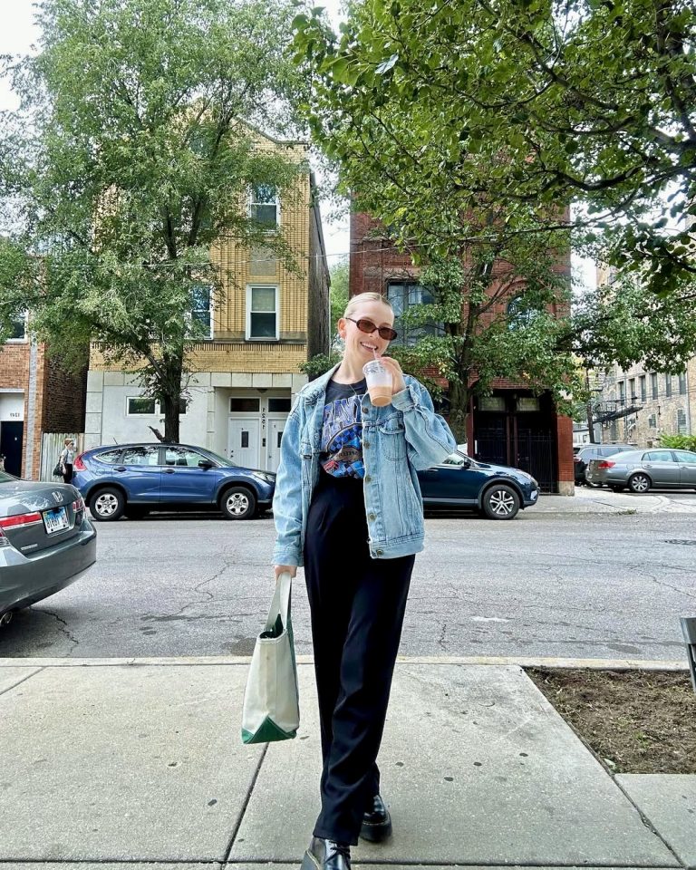 25 Jean Jacket Outfits 2025 for Women Who Love Style - divagaze.com