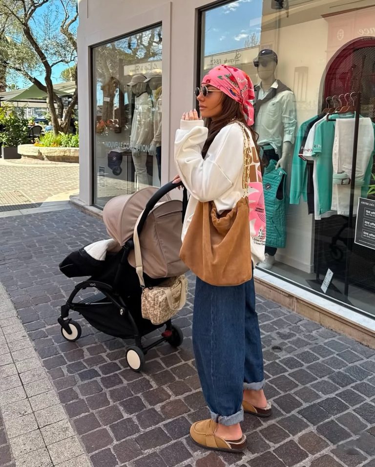 35 Mom Outfits Fall 2025 That Are Stylish and Comfortable - divagaze.com