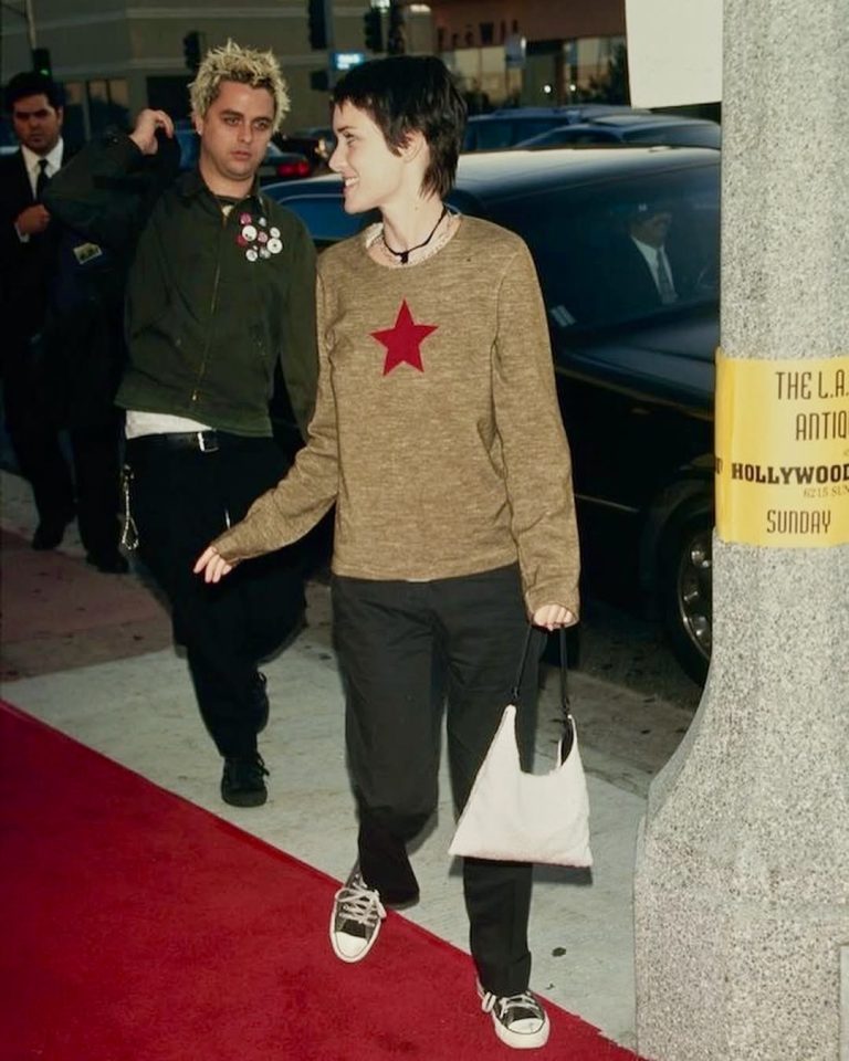 30 Best 90s Fall Outfits 2025 for Women to Try Now - divagaze.com