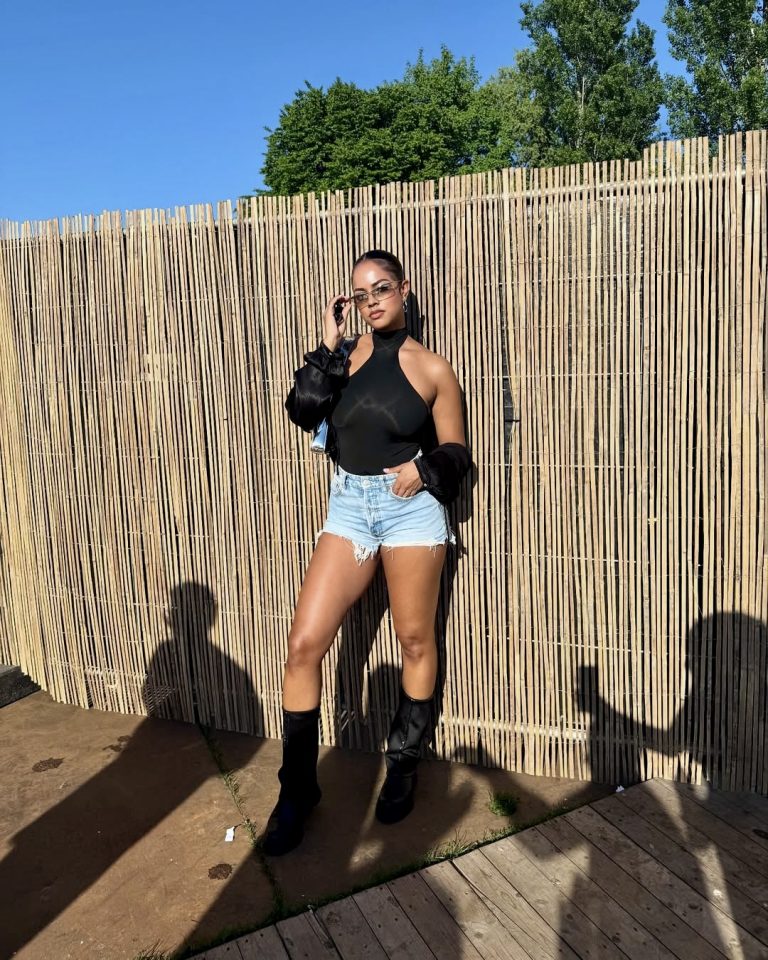 30 Fall Festival Outfit Ideas for Women - divagaze.com