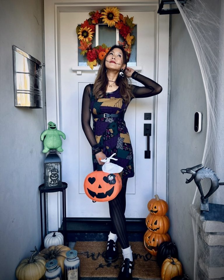 25 Halloween Outfits 2025 Ideas for Women to Dress to Impress ...