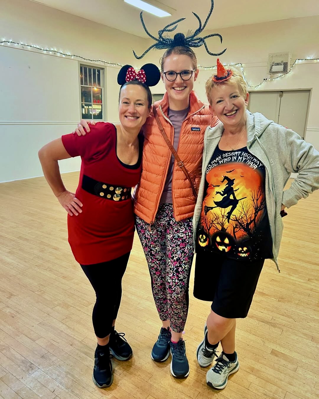 29 Funny Halloween Costumes 2025 for Women and Groups - divagaze.com