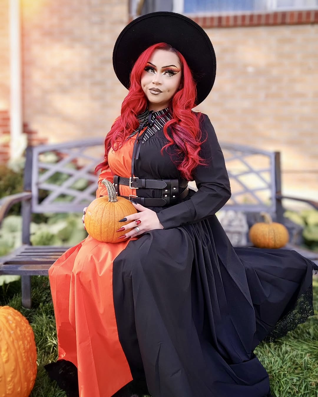 25 Halloween Outfits 2025 Ideas for Women to Dress to Impress ...