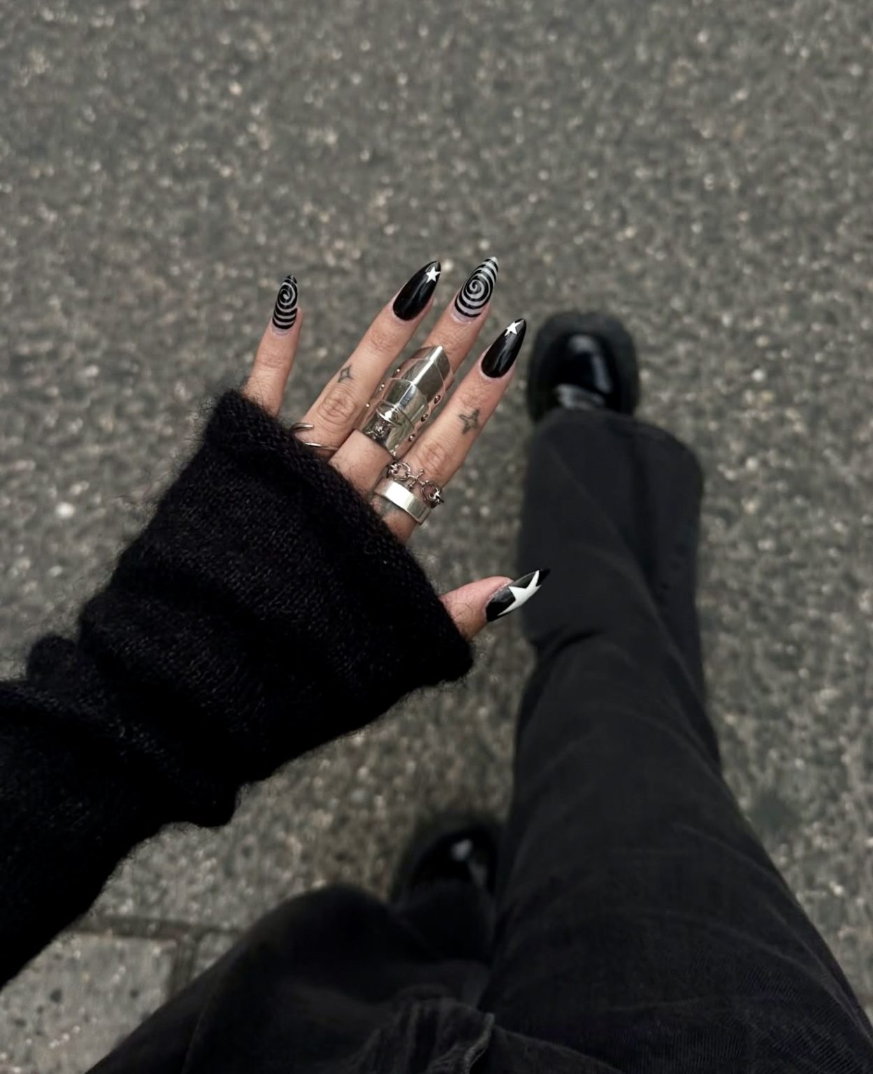 35 Goth Nails 2025 Ideas for a Bold and Dark Look - divagaze.com