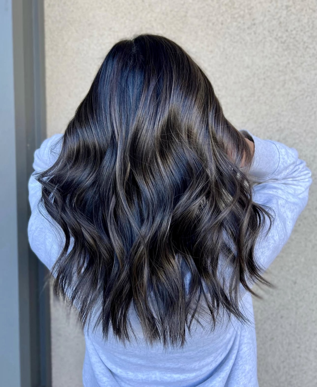 30 Dark Hair Color Ideas 2025 for Chic Everyday Style - divagaze.com