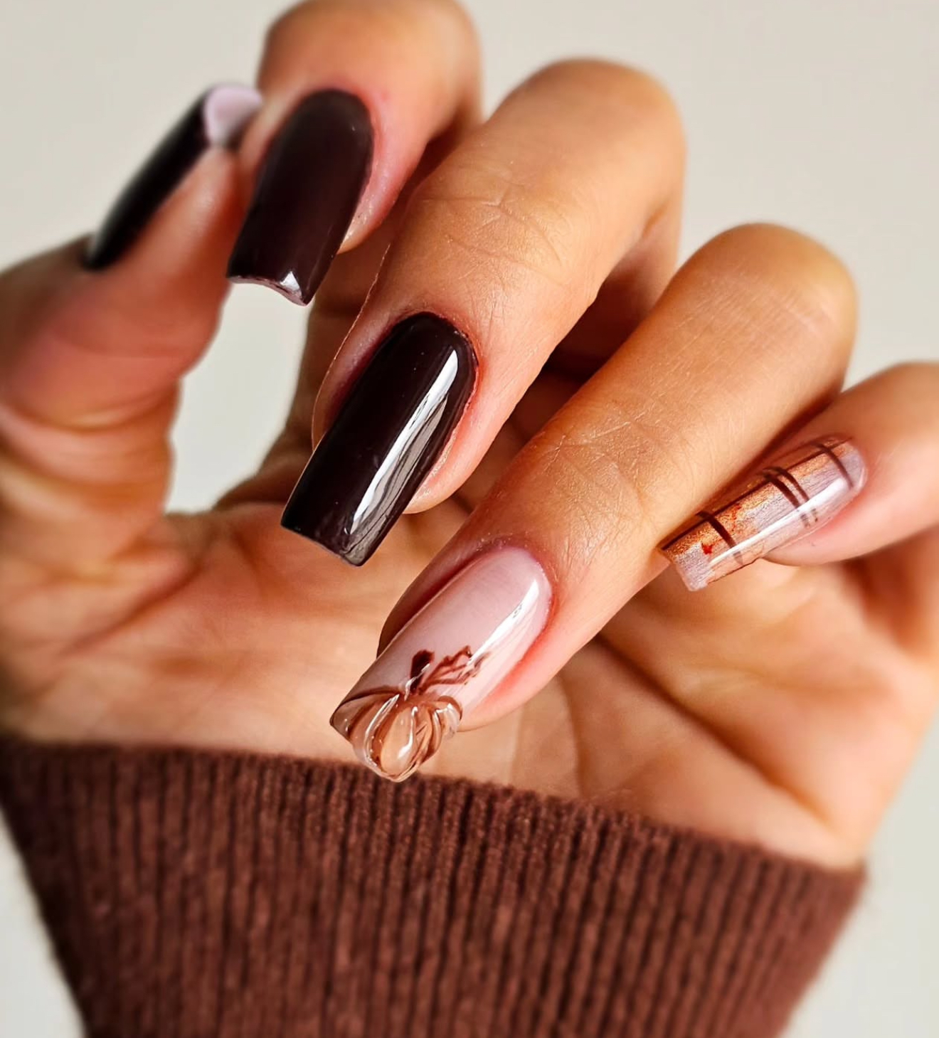 30 Fall Nail Colors 2025 That Are Perfect for the Season - divagaze.com