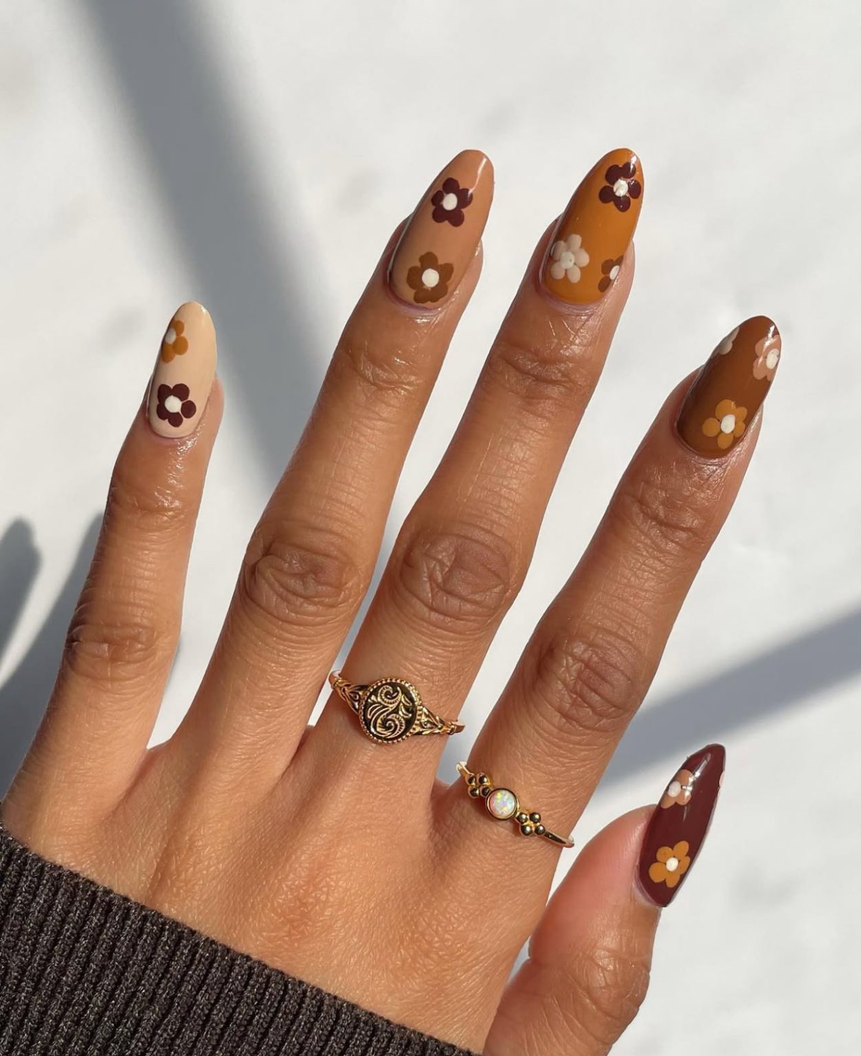 30 Fall Nail Colors 2025 That Are Perfect for the Season - divagaze.com