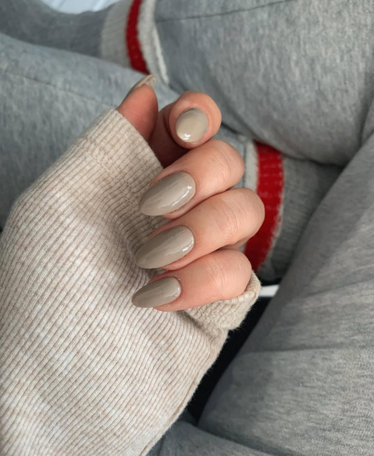 35 Neutral Fall Nails 2025 Ideas for a Chic Autumn Look - divagaze.com