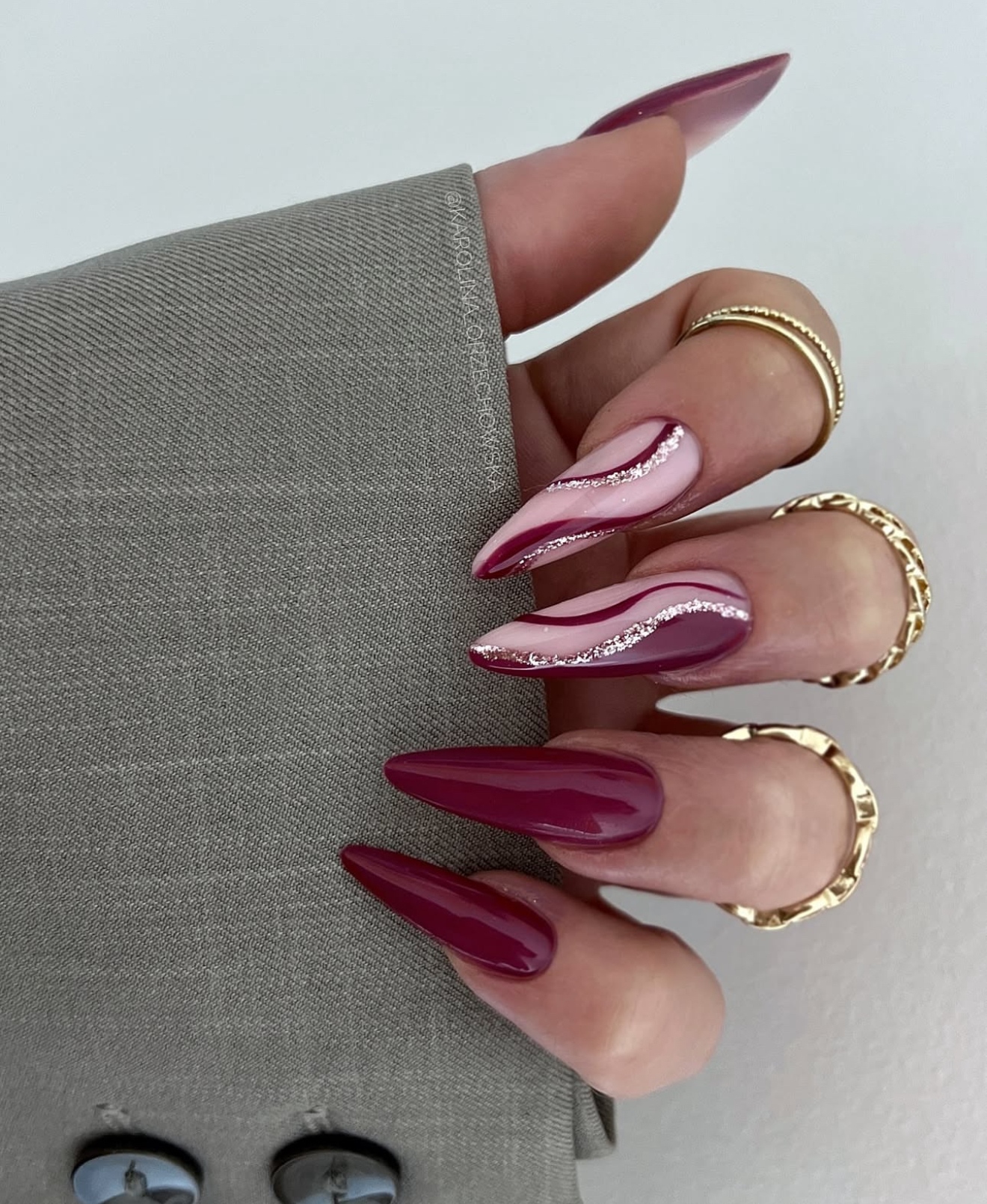 30 Burgundy Nails 2025 Ideas for Bold and Elegant Style - divagaze.com