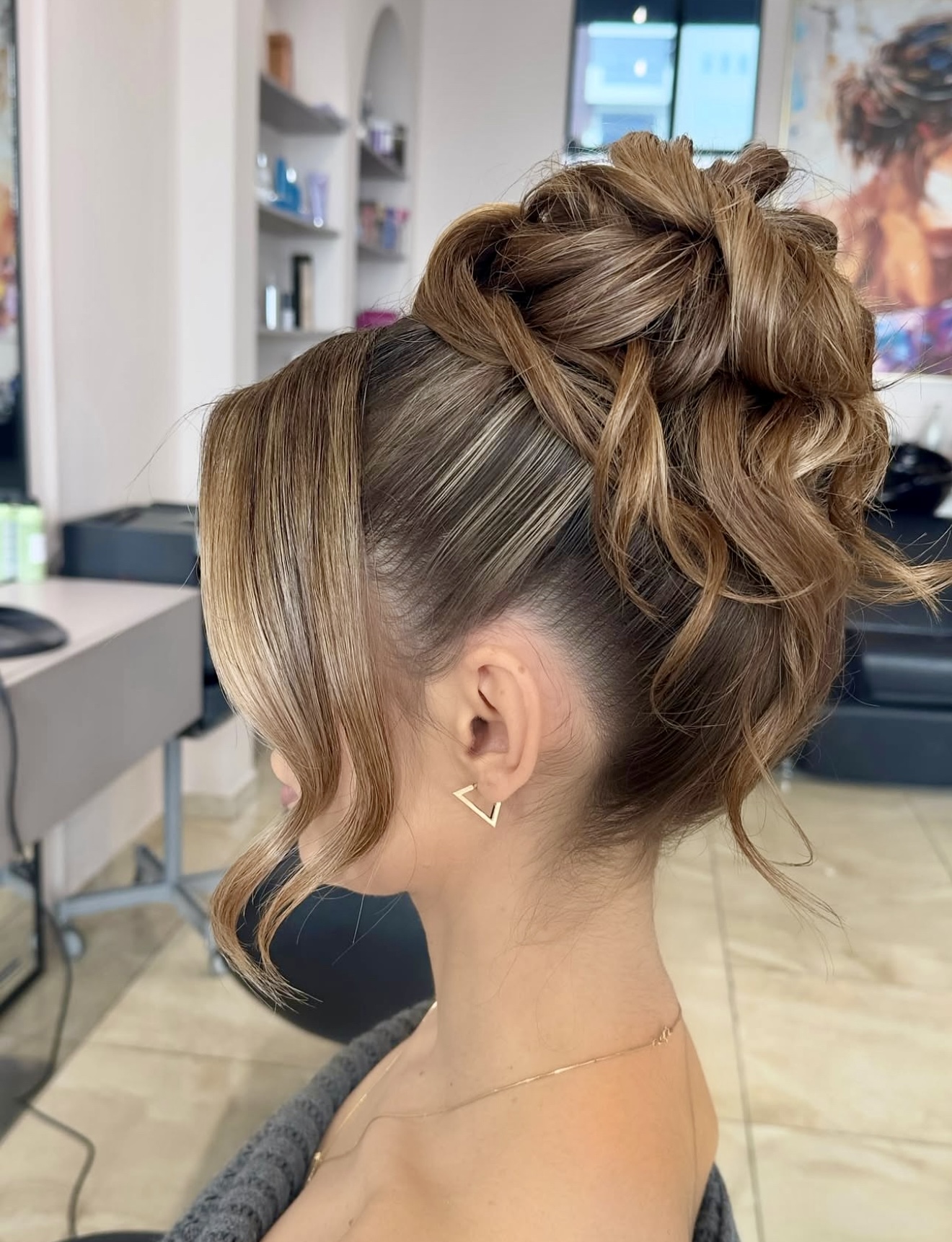 30 Hairstyles for Party 2025 to Look Elegant and Stylish - divagaze.com