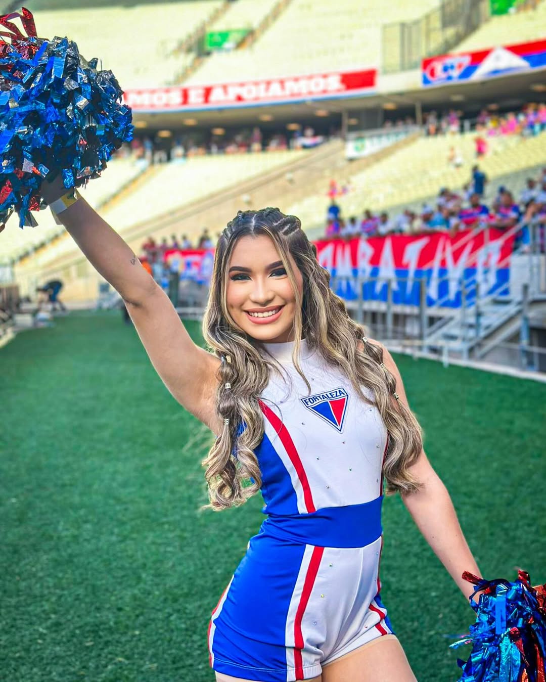 25 Cheer Hairstyles Full of Spirit and Style - divagaze.com