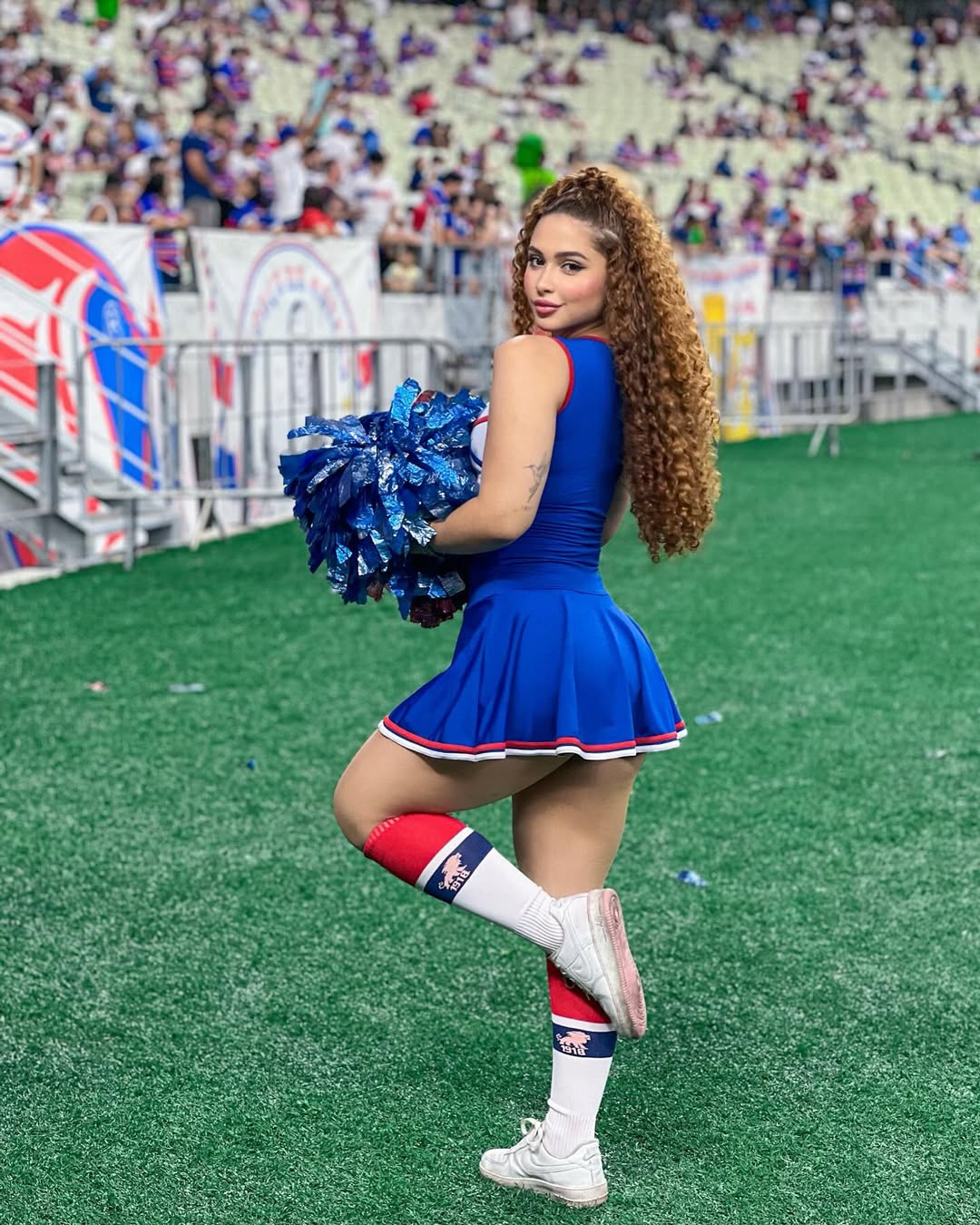 25 Cheer Hairstyles Full of Spirit and Style - divagaze.com