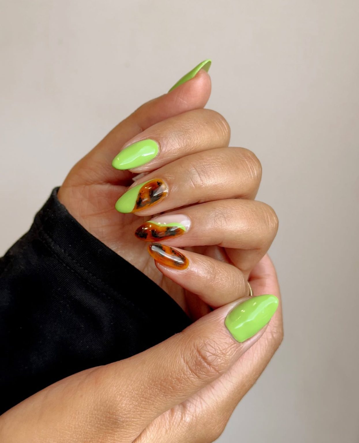 34 Tortoise Shell Nails 2025 Ideas for a Chic and Timeless Look ...