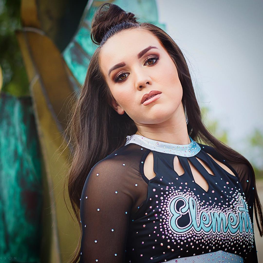 25 Cheer Hairstyles Full of Spirit and Style - divagaze.com