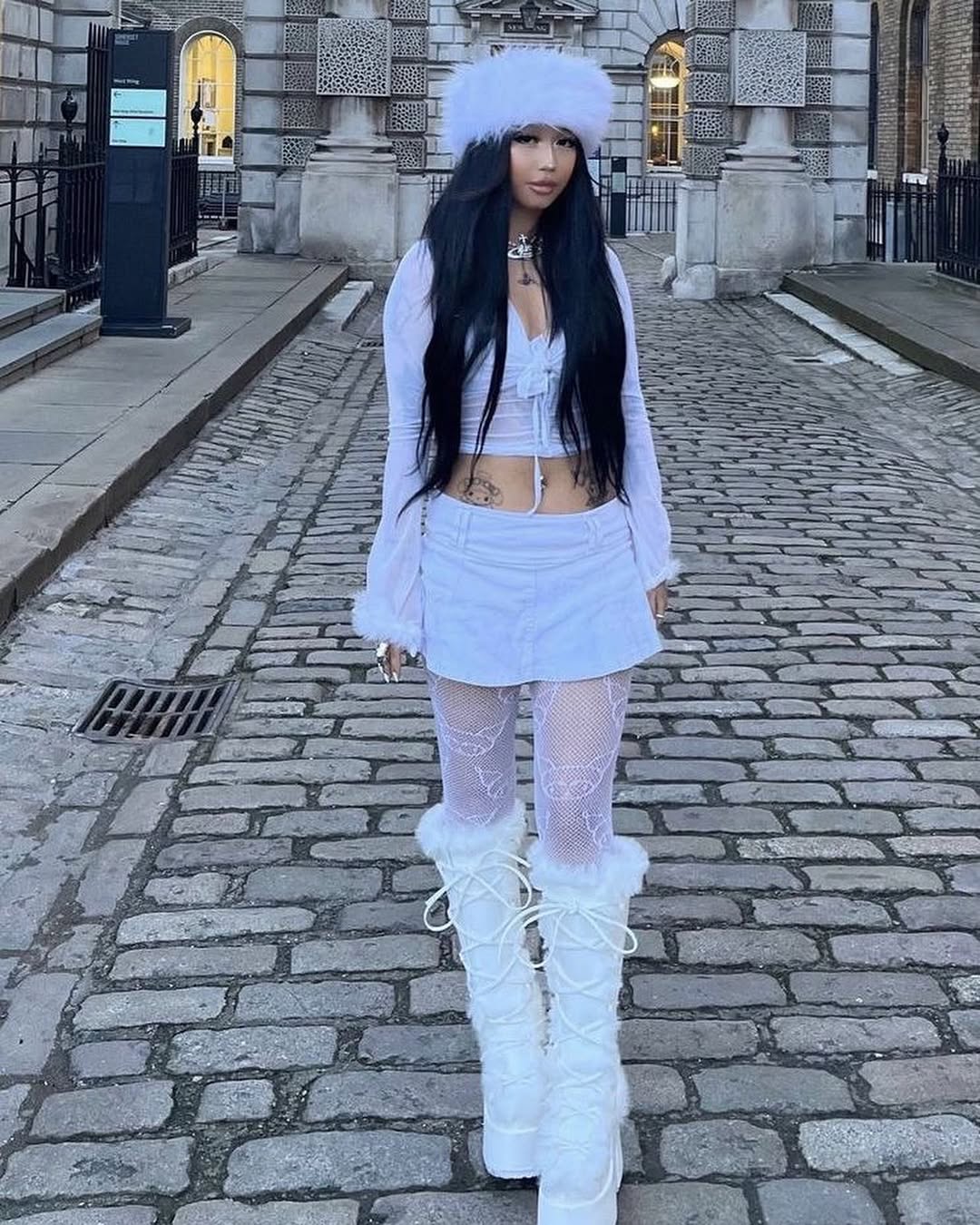 23 Y2K Winter Outfits 2025–2026: Bold Cold Weather Style - divagaze.com