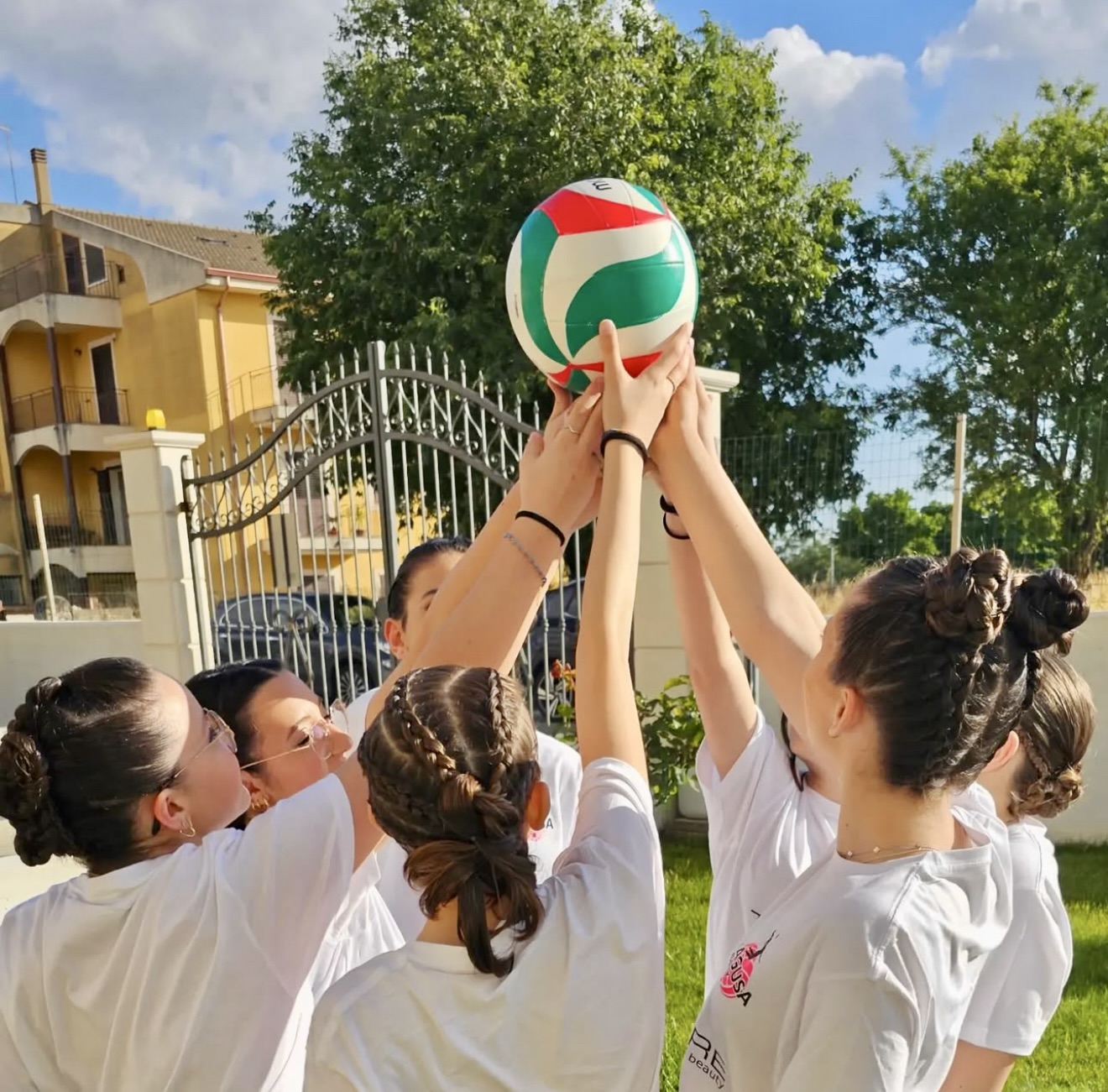 35 Volleyball Hairstyles 2025 Ideas for Sporty Style and Confidence ...