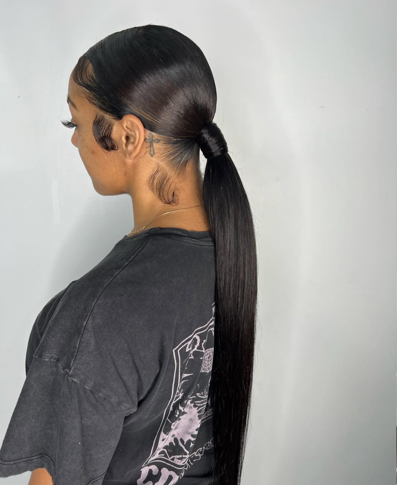 Sleek Ponytail Hairstyles 2025 – 35 Elegant Hair Ideas - divagaze.com