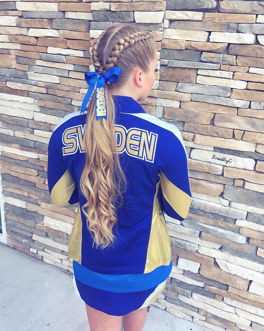 25 Cheer Hairstyles Full of Spirit and Style - divagaze.com