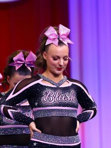 25 Cheer Hairstyles Full of Spirit and Style - divagaze.com