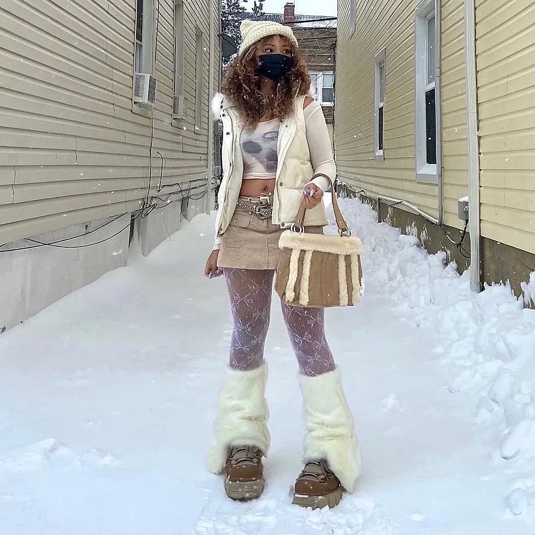 23 Y2K Winter Outfits 2025–2026: Bold Cold Weather Style - divagaze.com