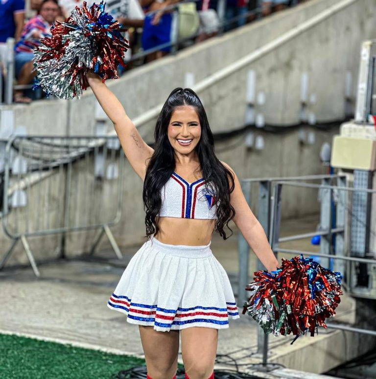25 Cheer Hairstyles Full of Spirit and Style - divagaze.com