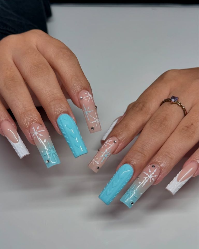 30 Blue Christmas Nails 2025 Ideas for Festive Holiday Sparkle ...