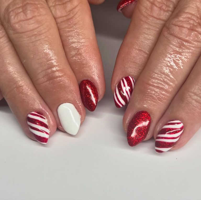 30 Christmas Nails Ideas 2025 for Holiday Glam - divagaze.com