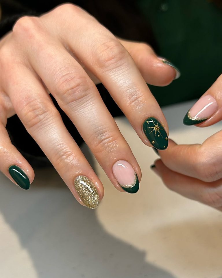 25 Simple Christmas Nails 2025 Ideas for Festive Holiday Style ...