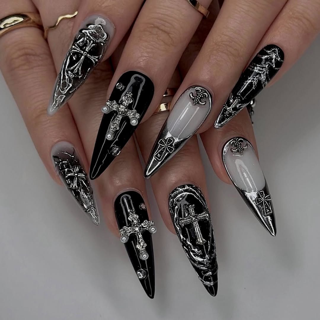 28 Gothic Nails 2026: Bold Black and Red Design Ideas - divagaze.com