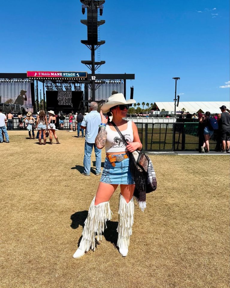 Rodeo Outfits for Women 2026 – 26 Trendy Western Ideas - divagaze.com