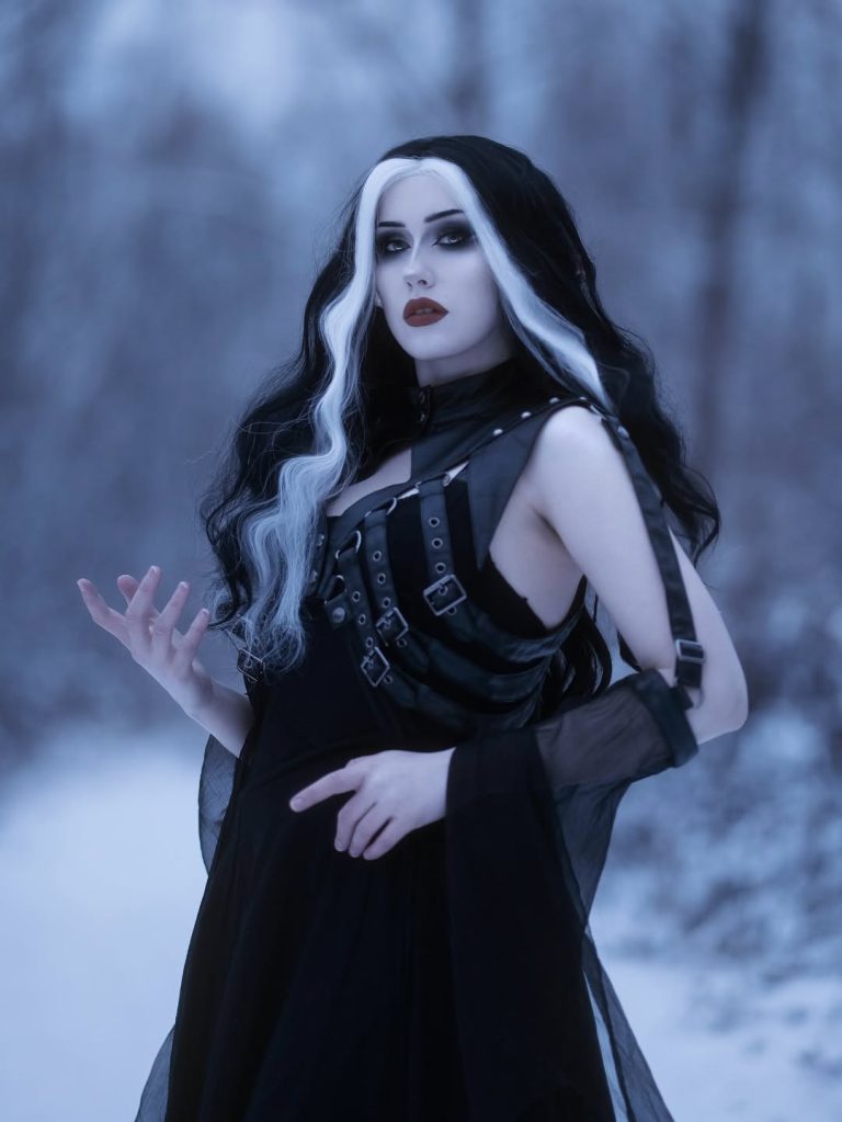 25 Goth Outfits 2026: Dark, Romantic and Modern Looks That Redefine ...
