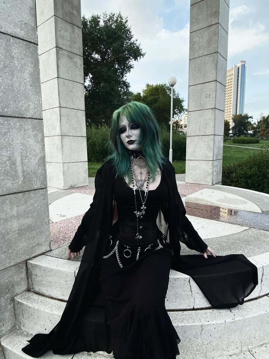 25 Goth Outfits 2026: Dark, Romantic and Modern Looks That Redefine ...