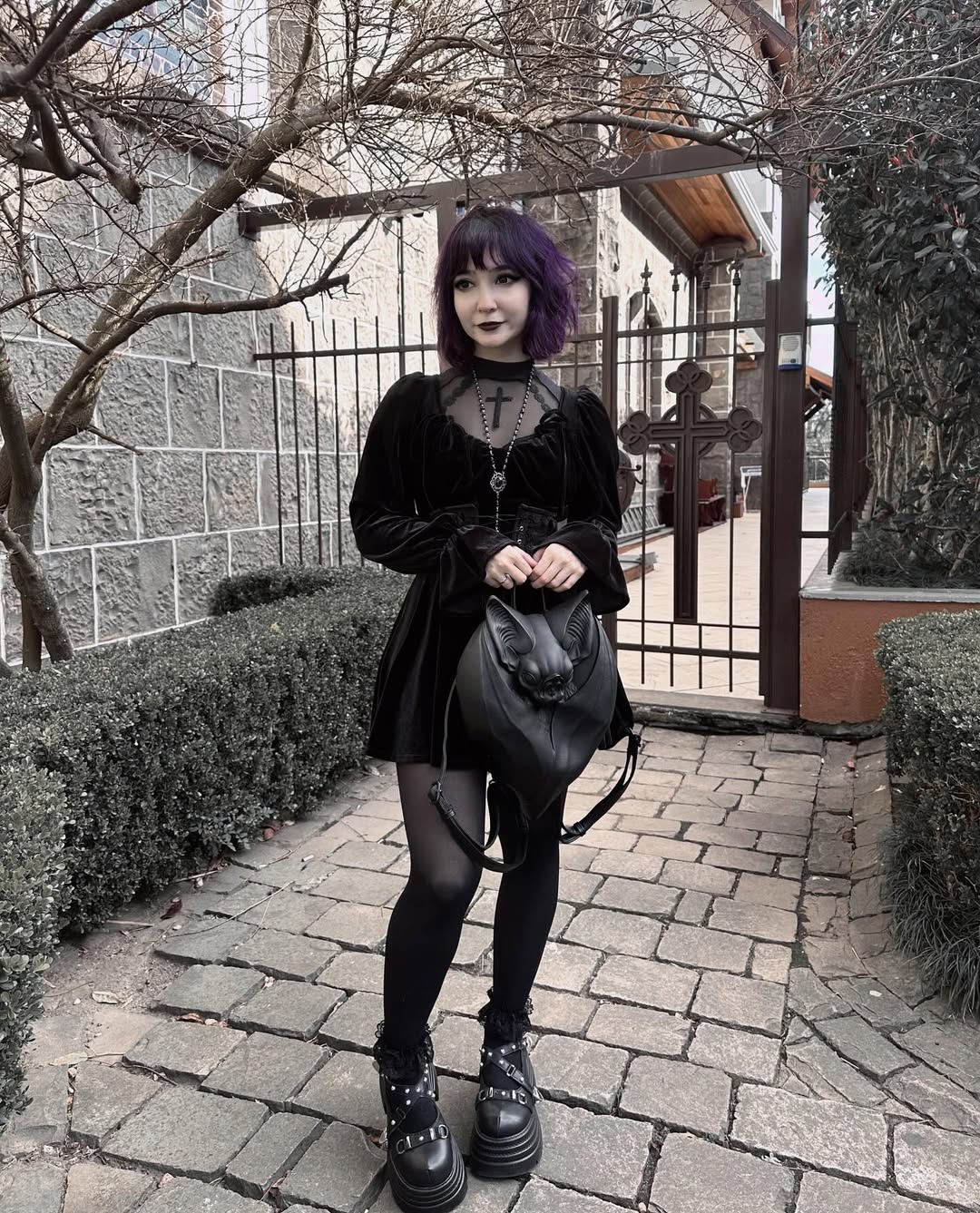 25 Goth Outfits 2026: Dark, Romantic and Modern Looks That Redefine Alternative Style - divagaze.com