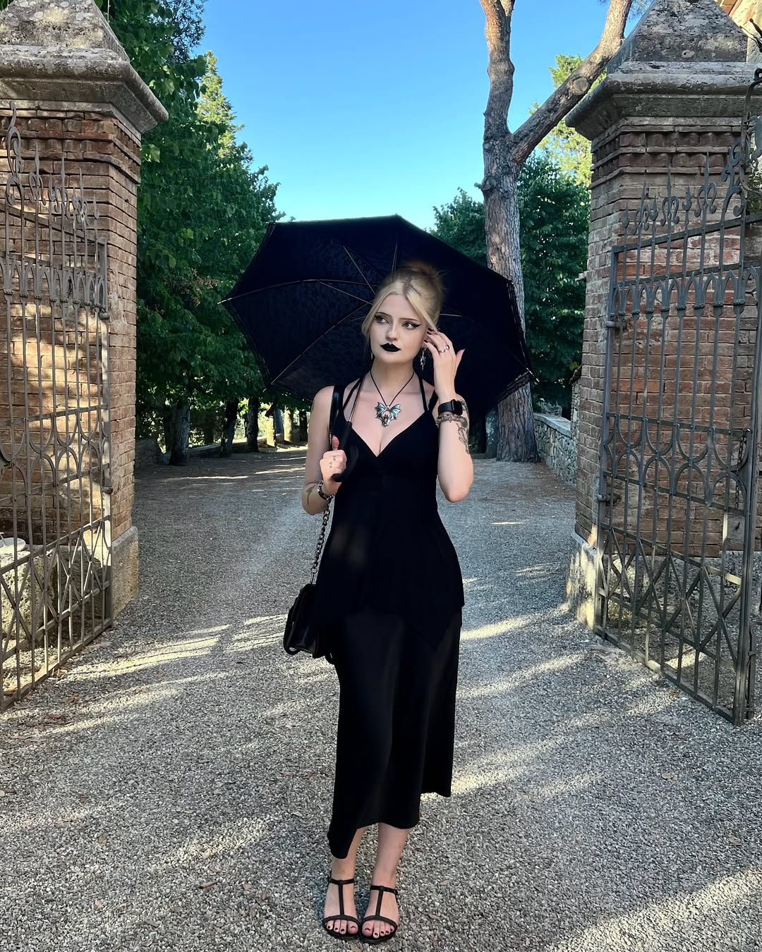 25 Goth Outfits 2026: Dark, Romantic and Modern Looks That Redefine ...