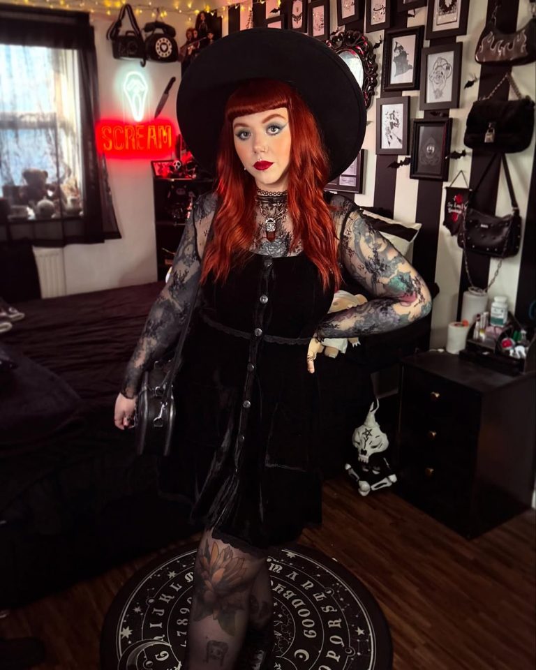 25 Goth Outfits 2026: Dark, Romantic and Modern Looks That Redefine ...