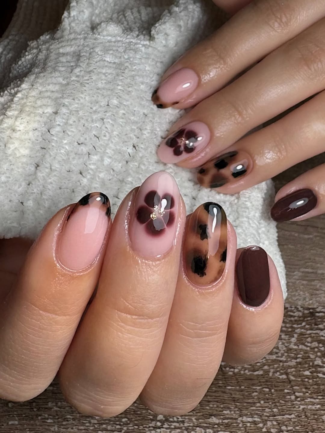 25 Tortoise Nails Ideas 2026 – Elegant and Modern Designs - divagaze.com