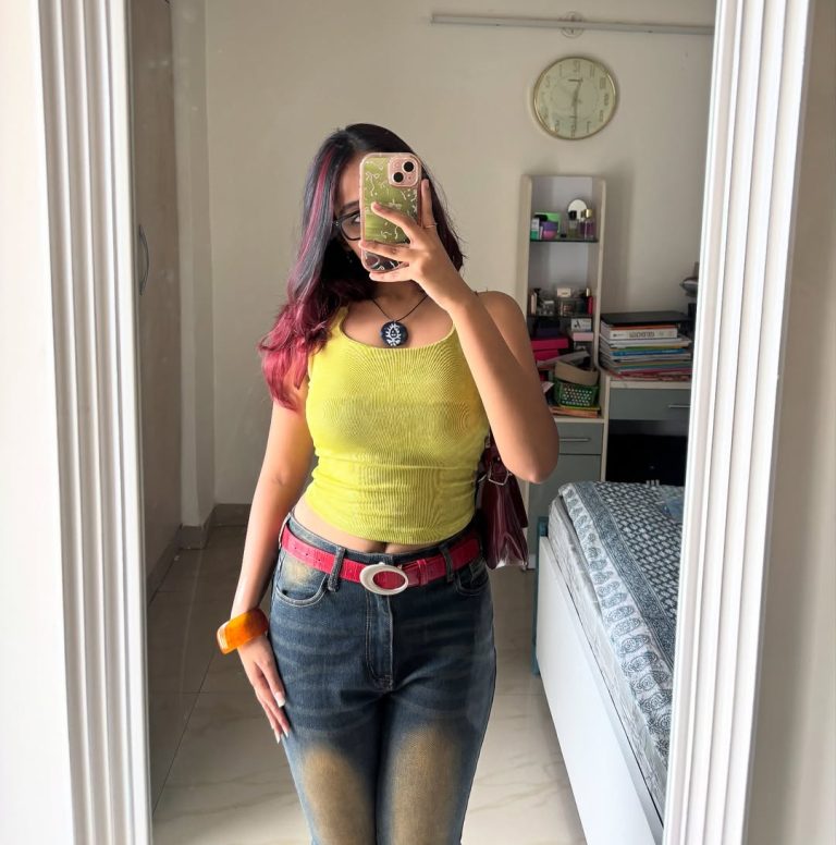 24 Y2K Outfits Trends 2026: Iconic Street Styles, Cute Aesthetic Looks ...