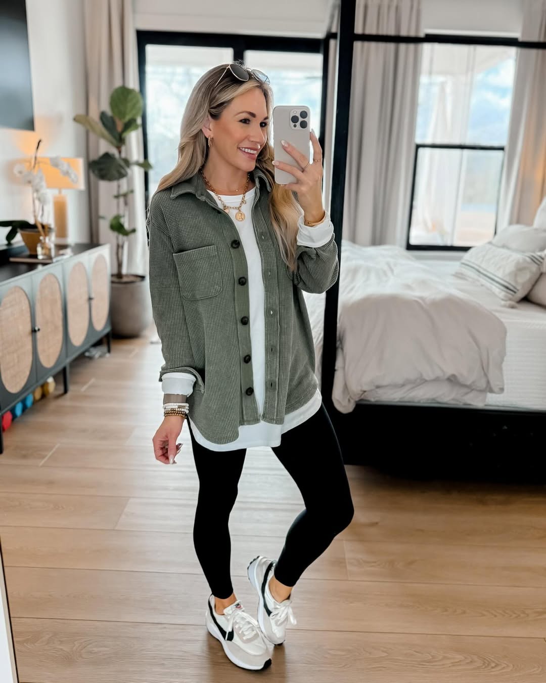 27 Mom Outfits Ideas 2026: Stylish, Comfy and Modern Looks Every Mom ...