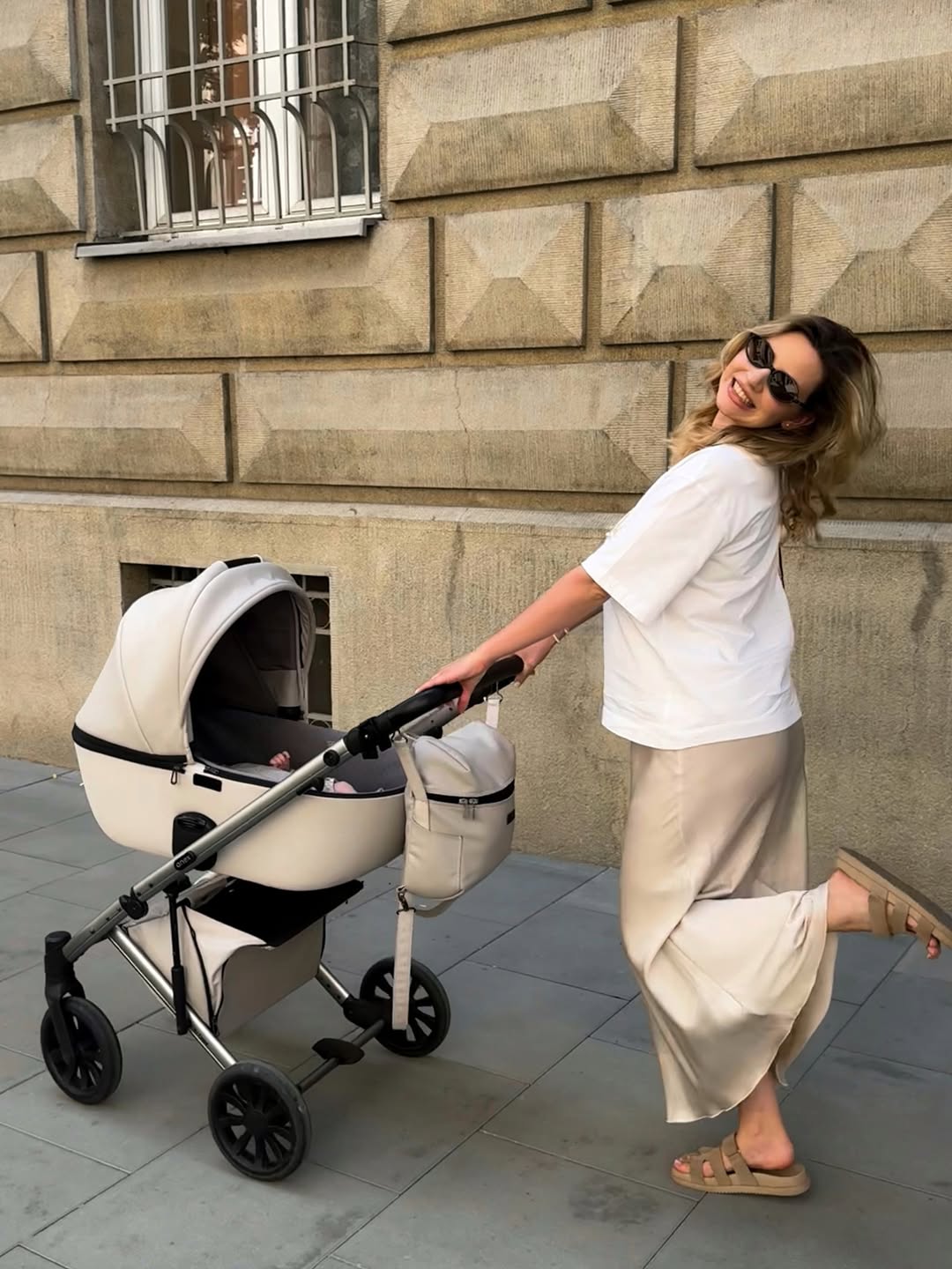 27 Mom Outfits Ideas 2026: Stylish, Comfy and Modern Looks Every Mom ...