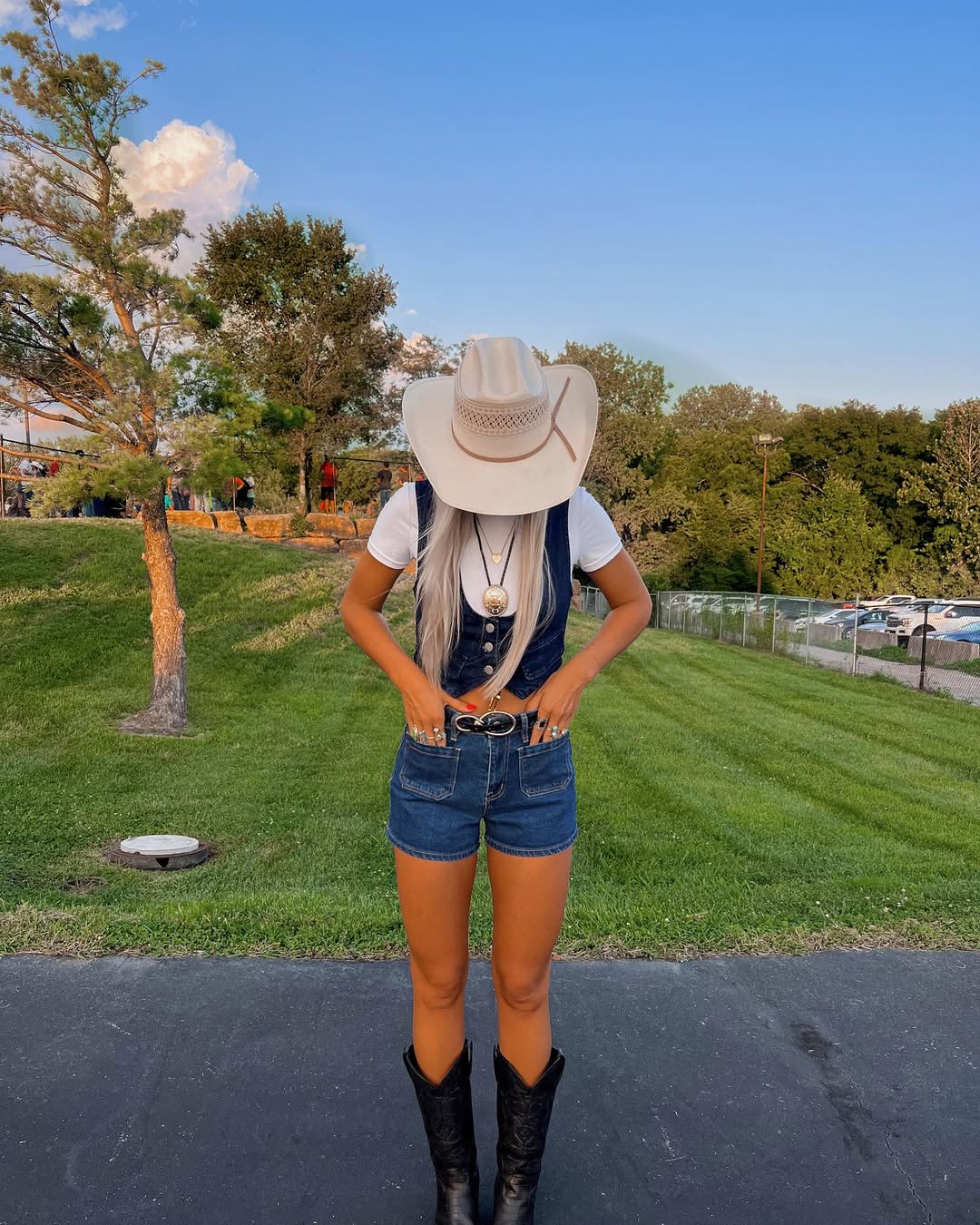 28 Western Outfits 2026: Stunning Cowgirl Style Ideas, Modern Trends ...
