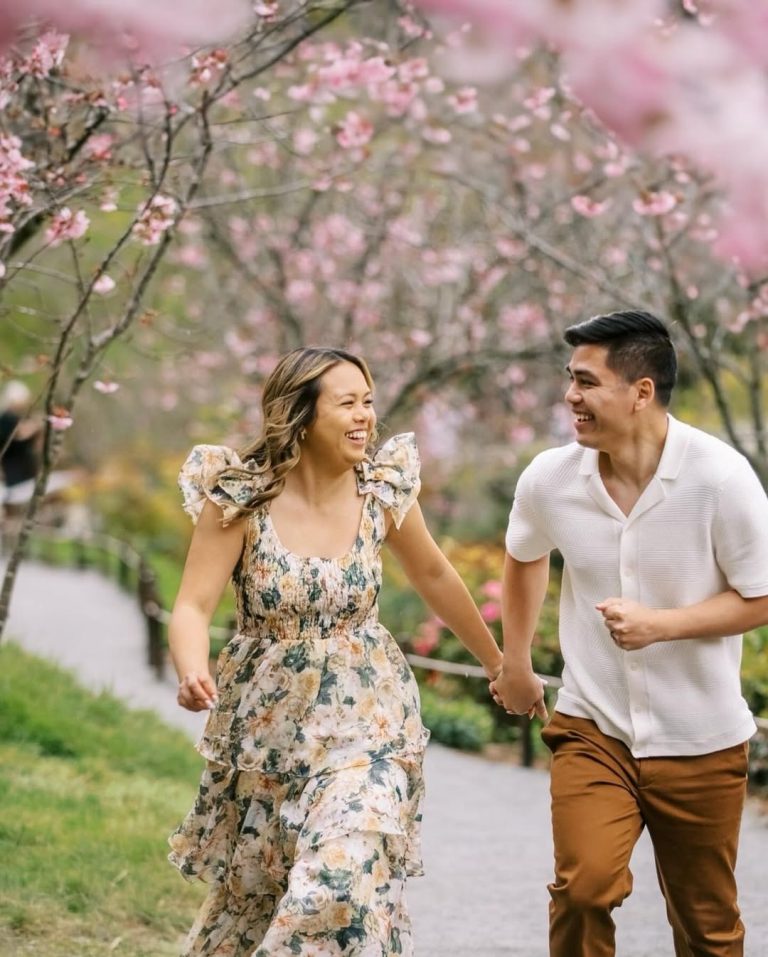 22 Spring Engagement Photos Outfits 2026: Romantic, Casual, and Classy ...
